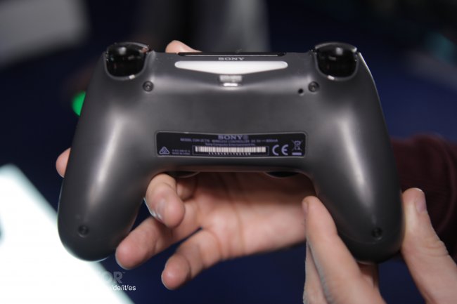 Fotos del hardware definitivo de PS4