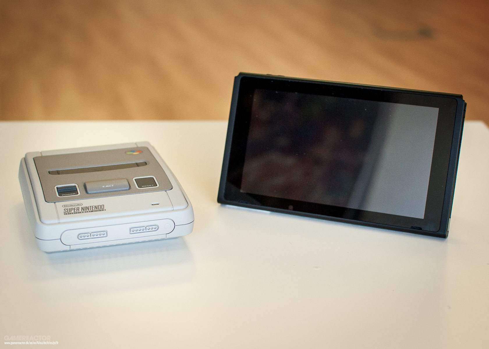 Comparativa: SNES Mini vs iPhone, Switch y Super Nintendo