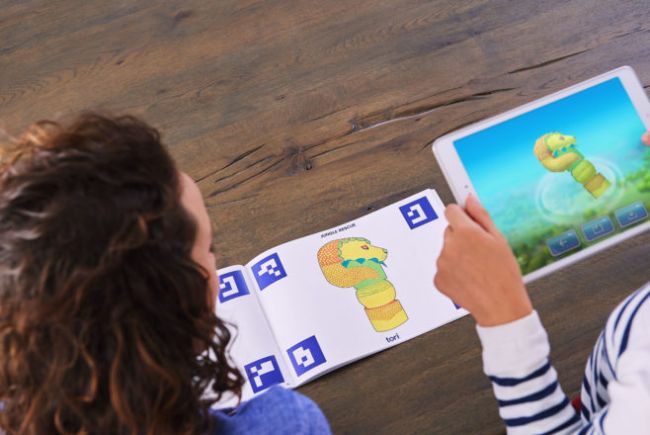 tori rescata los juguetes interactivos con el móvil como soporte