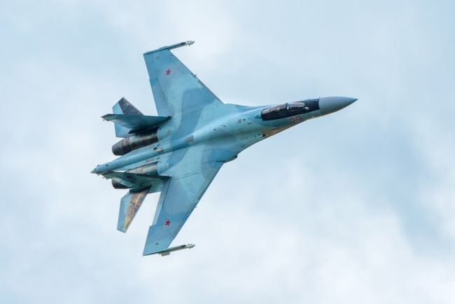 Las fuerzas ucranianas derriban un caza ruso Su-35