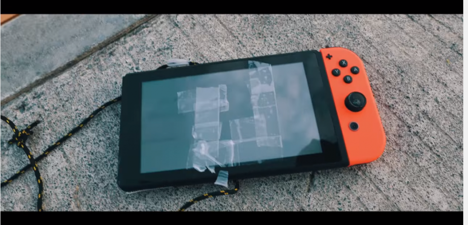 Vídeo: Tiran Nintendo Switch desde 300 metros ¡y no se rompe!