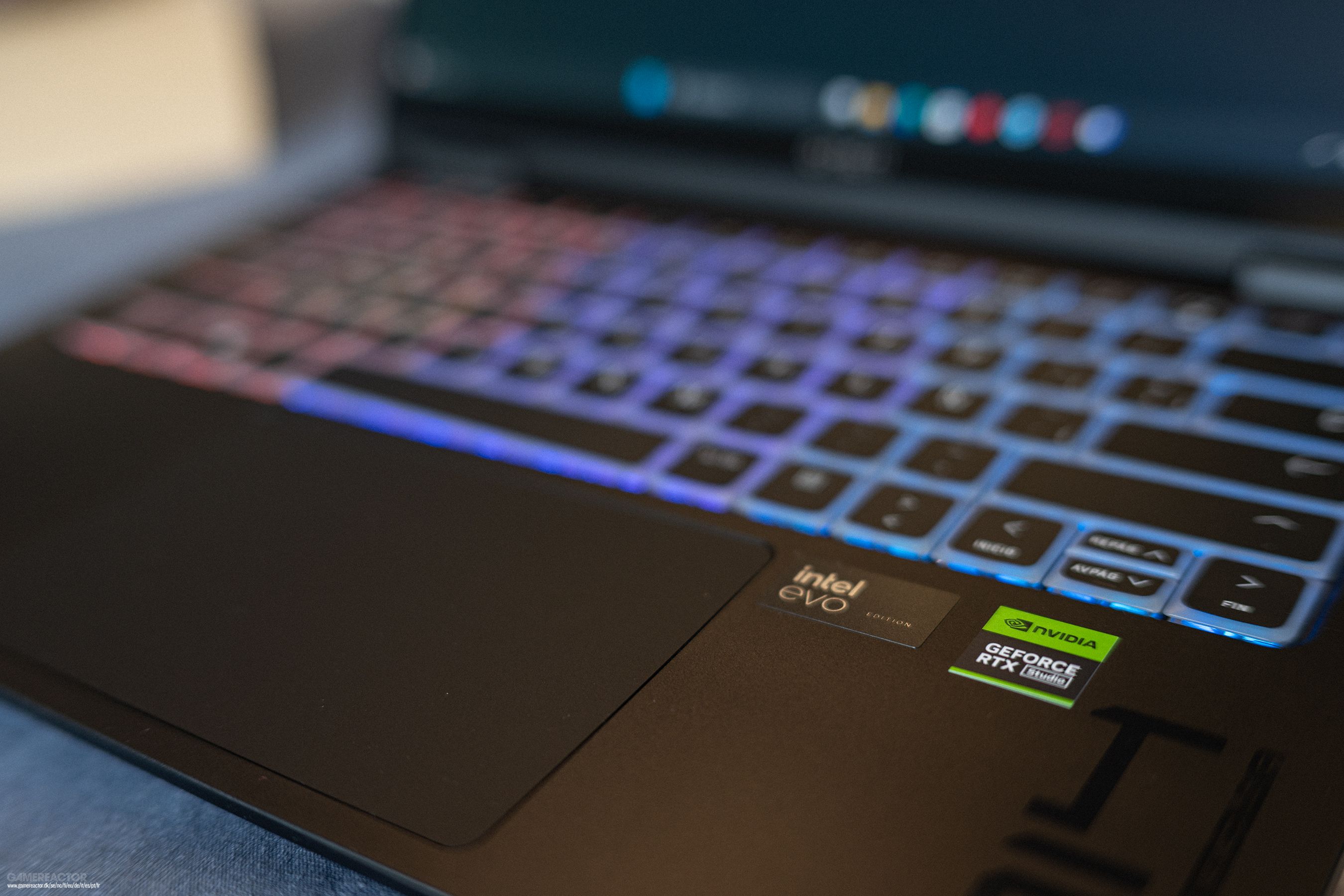 Probamos el OMEN Transcend 14 de HP a fondo y... ya tenemos nuevo ...