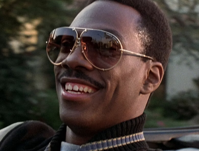 El regreso de Eddie Murphy como Axel Foley se mantiene como el éxito ...